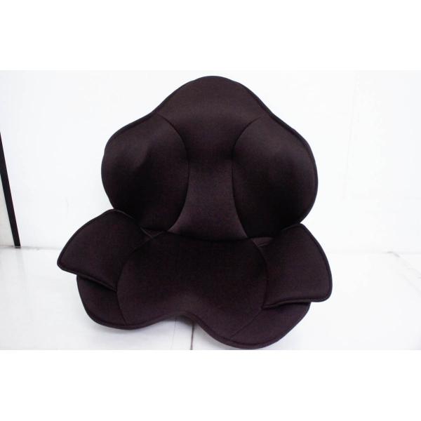 ●商品情報・6ヶ所14枚のエアーバッグが背中から腰、そして骨盤まわりまでの筋肉にアプローチ・骨盤を正しい位置に＋エアーの力で筋肉を刺激・サイズ／幅（約）47×奧行41×高さ43cm・重さ／（約）3.1kg※詳細はメーカーHP等をご確認くださ...