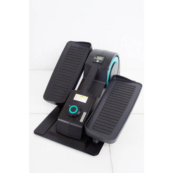 ●商品情報・座って脚を動かすだけ！・キュービーは自宅で手軽に運動ができるミニサイクルマシンです。・テレビを見ながら、仕事をしながら、好きな時間に好きな場所でウォーキング気分が味わえます。・サイズ／(約)縦58.5×横30.5×高さ24cm・...