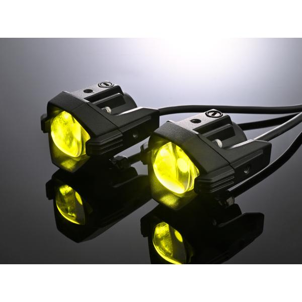 【取り付け自由度が高い小型LEDフォグランプキット】小型ボディのLEDフォグランプユニット。付属のクランプは取り付け自由度が高いので、エンジンガードの斜めになった部分などにも装着可能。外径Φ22.2〜28.6のパイプへ装着できます。車検対応...