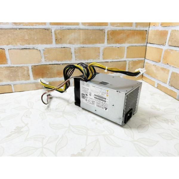 iStorage NS100Th（NF8100-235Y）より取り外した電源ユニットです。■型番DPS-250AB-103 A ■状態中古品のため、キズ・汚れ・使用感があります。■付属品写真に写っているものがすべてです。■注意事項・専門知識...