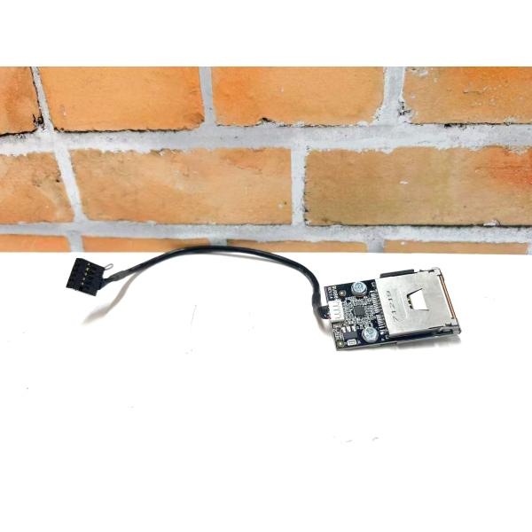 【商品名】ThinkCentre M710e 用 SDカードボード モジュール FRU 01AJ942【状態】動作確認済（microSD → 認識・読み書き OK）【付属品】基板本体、取付金具、ケーブル一式（写真参照）【注意】M710e の...