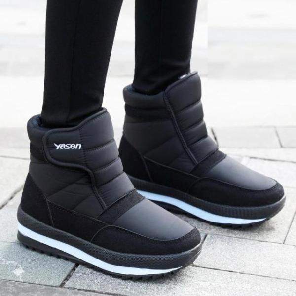 注意事項：裏ボア付きのタイプなので、普段の靴よりワンサイズ上げがお勧めです雨の日にもうれしい撥水加工、表面の撥水効果はしっかりなので軽い雨雪なら染み込む心配がありません。靴中全体をボアで包み込んでいるので足元を暖かく包み込んでくれます。ハイ...