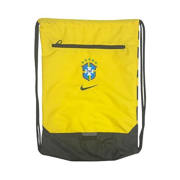 ブラジル代表ジムサック外側には小物を収納できるポケット好き■品番：IQ6747■カラー：724YEL■サイズ：H51/W36/D5