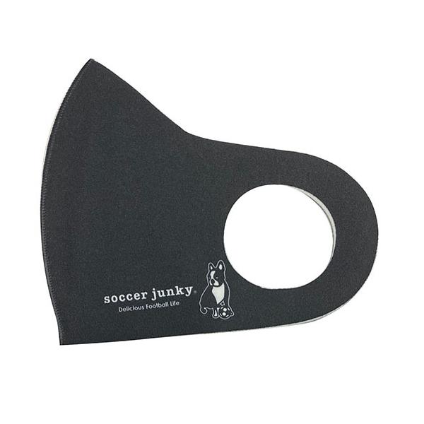 サッカージャンキー2020年発売。 ロゴ入りファッションマスク。 DRY機能、接触冷感、UVカット仕様。■素材：ポリエステル、ポリウレタン■カラー：ブラック※当商品は医療用品ではございません。またウイルスなどの侵入、感染を防ぐものではありま...