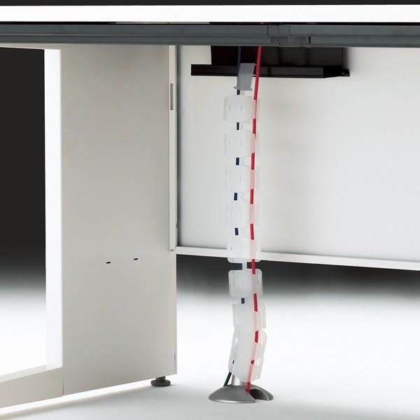 電子機器などのケーブルをひとまとめにし、衝撃から保護するケーブルガイド。上部のフックを配線ダクト等に引っ掛ける構造で、スリット部分からケーブルを入れることができるので煩わしさもありません。床面からのケーブル立上げ位置に柔軟に対応し、乱雑にな...