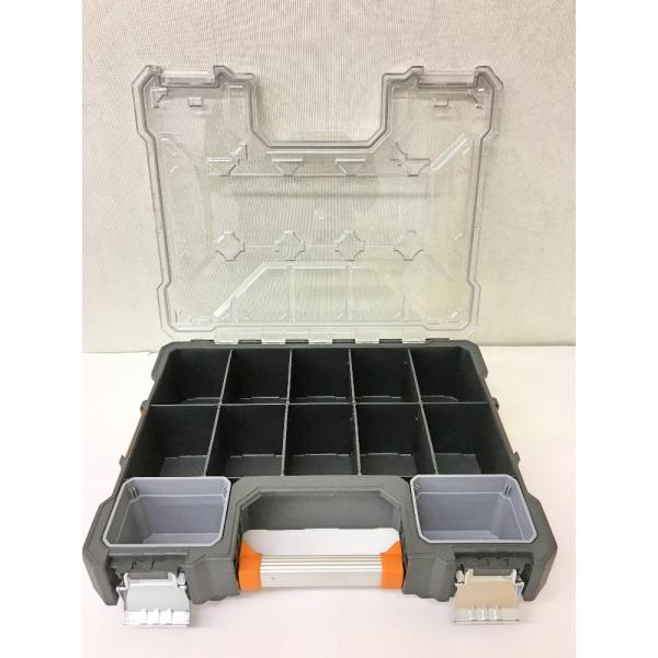 プロ職人が求めた工具箱です。作業工具の持ち運びに最適なクリアケース。※特長・クリアタイプで中身が見え、連結可能。・ビスや小物、先端工具などたくさん収納。・作業現場に応じて、便利に持ち運び可能。・必要な場面で、必要なものだけ！・全部まとめて、...