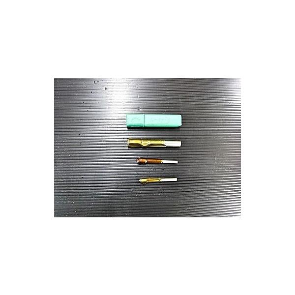 超硬製フラッシュビットです。片面と両面がありサイズはトリーマー用として、6×6φ、6×8φ。ハンデルーター用として12×12φがあります。