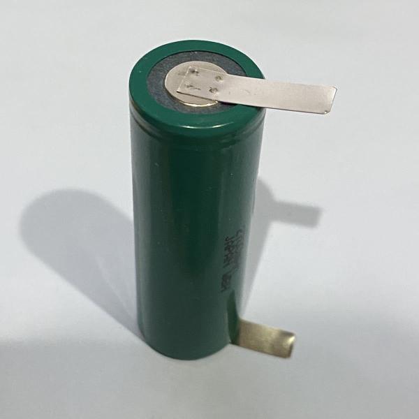 FDK製　HR-AU型  Ni-MH 2700mA タブ付 (スポット溶接)1本 の販売です。ニッケル水素電池  17.0mm x 50.0mm電池ロット、印刷文字等は写真のものと変わる場合があります。組電池用に製造されていますので、プラン...