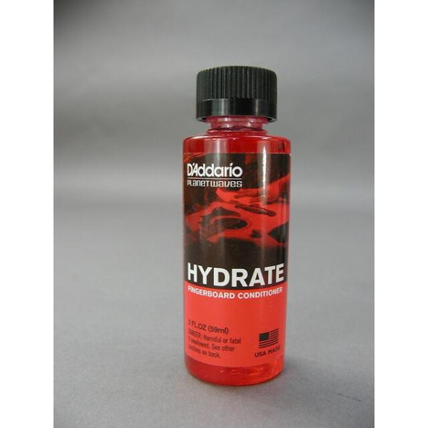 深めの色、またはナチュラルな材質の指板修復に最適なトリートメントオイルです。指板を割れや傷から保護し、適度な湿度を保ち、また汚れや細かな傷を除去します。弦をはずし薄くフィンガーボードの上に塗り、 布ですぐにふき取ってください。子供の手の届か...