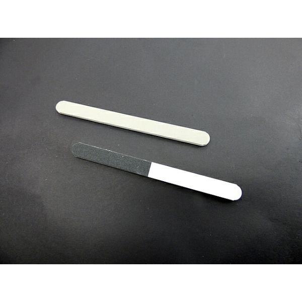 Micro Mesh 3Grits File(#2400/4000/12,000)＊１本(１枚)での販売です。裏表両面で計3種類のマイクロメッシュを、棒状のスポンシ材に張り合わせました。サイズ：長さ約14.5cm　ｘ　幅約1.5cm＊入荷時...