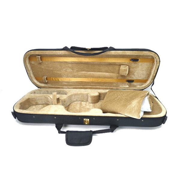 ライトオブロングバイオリンケース　1/2約1.2kgと軽く、収納たっぷりの実用的なバイオリンケース。リュック背負いが出来ます。