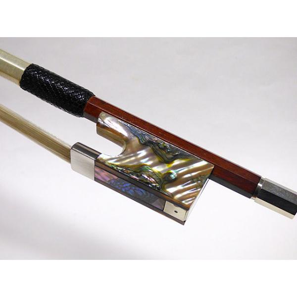 仕様スティック：上質フェルナンブコ材/丸型フロッグ：アバローニ毛：モンゴル産天然白馬毛重さ：約 61.6g