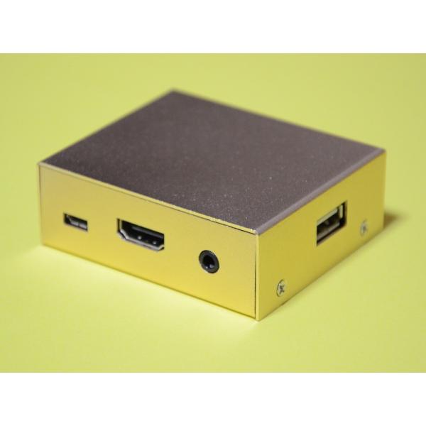 Raspberry Pi model A+用の金属ケース（アルミ製）です。Raspberry Piとケースは、ネジでしっかり固定されます。写真に写っているRaspberry Piは商品に含まれません。
