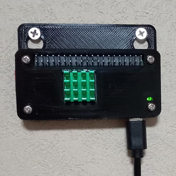 Raspberry Pi Zero 2 WH用の当店オリジナル設計のプラケースです。積層型3Dプリンタによる造形品で材質はPLA。【商品内容】・ケース底・ケースフタ・ラズパイ基板固定用ネジ・壁掛け用木ネジ・アルミヒートシンクZero 2 W...