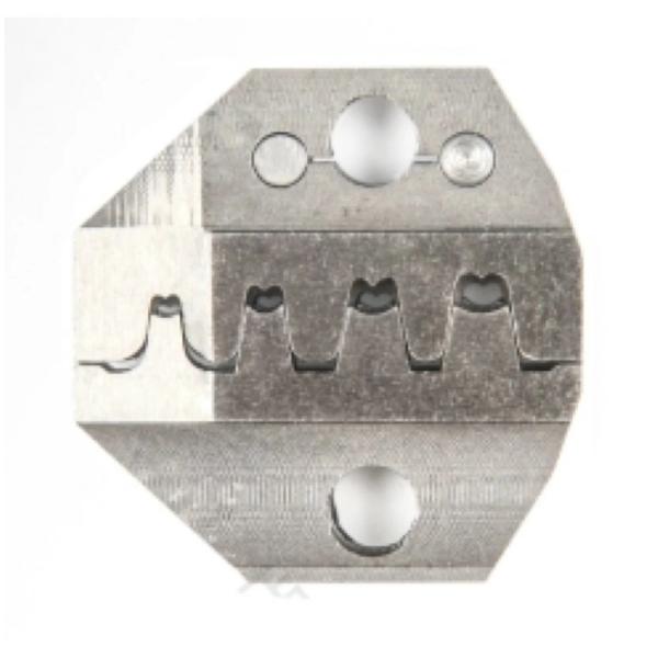 商品詳細 用途：SNシリーズ圧着ベンチ本体に取付け可能です。材質：特殊合金鋼表面加工：電解研磨によるばり取り実施、ワイヤーカット放電加工注意事項：SNシリーズ圧着ベンチSN-01BMに適合しませんので、ご注意ください。国際規格 IEC602...