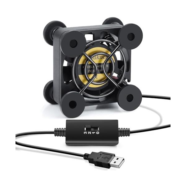 ブラック/-/UBFAN4CM-SGMD・USB ファンの両側に振動防止ゴム足が取り付けられており、ファンのわずかな振動によるノイズを抑制します。また、平置き・立て置きも可能で、滑り止め効果もあり倒れにくいです。・USB 電源で動作し、US...