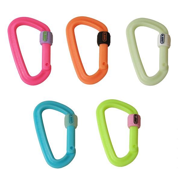 新たに『シリコンロック』を付けて更に外れにくくなりました！！蓄光で暗闇で光ります！・YKK社製・塩分にも錆びない（金属バネは使用しておりません）・わずか11gと軽量！・オールプラスチックで色落ち、色剥げがありません。ボディーと板バネの一体成...