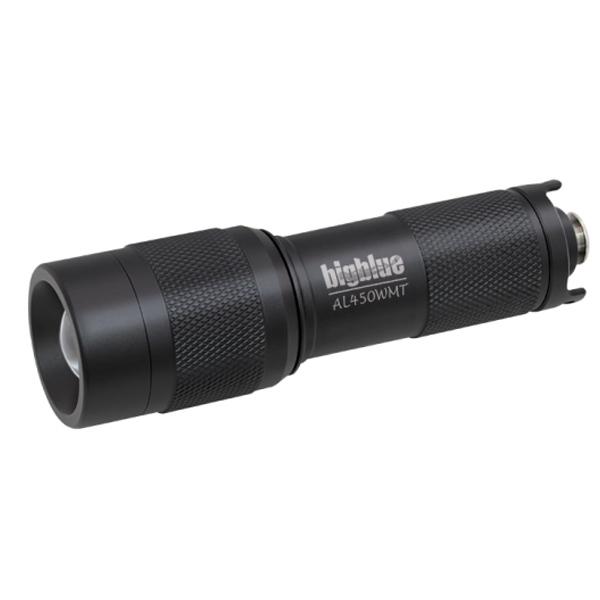 ★メーカー取り寄せ品の為、ご注文のタイミングによって在庫切れとなる場合もございます。予めご了承の上、ご注文をお願い致します。凸レンズを内蔵で照射角度40°のワイド光。 単4型乾電池×3本で4時間の連続照射！■搭載 LED ： XML 2（白...