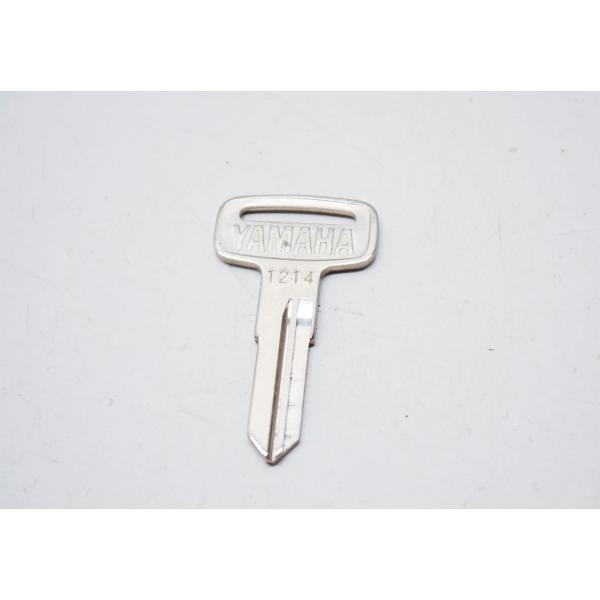 ヤマハ純正新品部品になります。経年劣化リフレッシュに！★★VMX12 V-MAX YB-1 SR400 CE50 ジョグ XJR400 YJ50 ビーノ XVS400 ドラッグスター ブランクキー マスコット新品未使用品です。適合車種：V-...