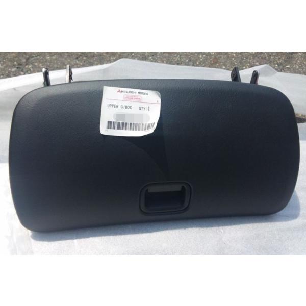 三菱純正新品部品になります。経年劣化リフレッシュに！助手席 アッパーグローブボックス  新品未使用品です。適合車種：CJ2A CJ4A CK2A CK4A CM5A ランサーエボリューション  爆買