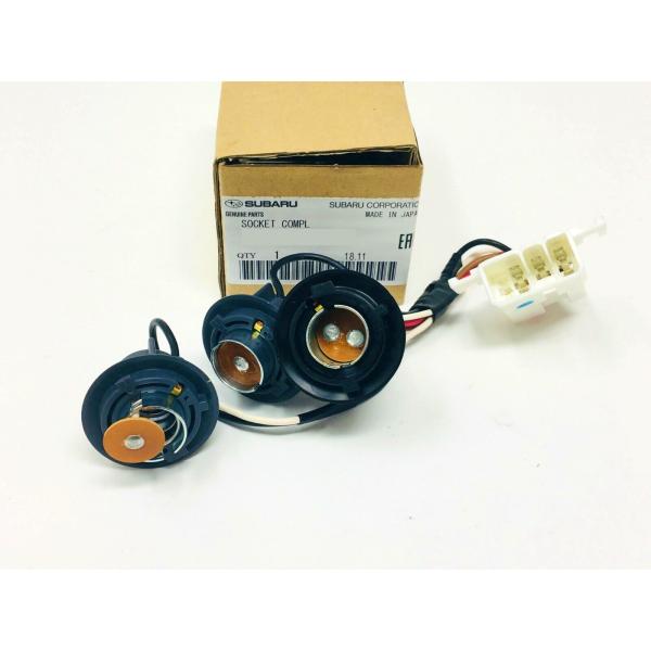 スバル純正新品部品になります。経年劣化リフレッシュに！テールライトソケット 左右 2個セット新品未使用品です。適合車種：インプレッサ GC1 GC4 GC6 GC8  爆買