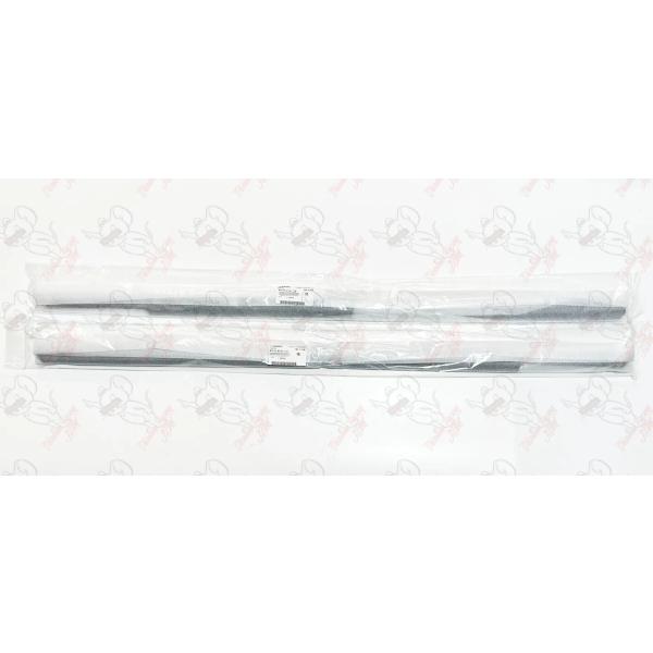 スバル純正新品部品になります。経年劣化リフレッシュに！フロントドアアウト ベルトモール 水切りモール 左右セット 新品未使用品です。適合車種：GC8 GF8 GM8 インプレッサ  爆買