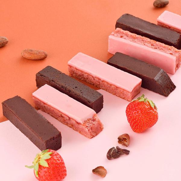 人気の横濱煉瓦のハーフサイズ商品。チョコ生地にくるみペーストをかけた濃厚フォンダンショコラ「横濱煉瓦プチ」、生地とチョコに苺を使用した苺づくしの焼菓子「横濱煉瓦苺ミルクプチ」の詰合せです。ギフト お中元 御中元 残暑見舞い 暑中見舞い 夏ギ...