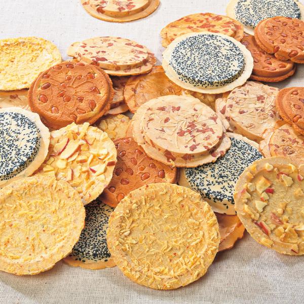 1948年に創業者・小松シキが21丁の焼き型から始めた巖手屋は、今日もおばあちゃんの手のぬくもりを伝え、まごころを形にして、皆様にお届けします。『腕自慢』は、胡麻、落花生、まめ醤油、まめごろう、いか、りんごの6種を詰合せています。詰め合わせ...