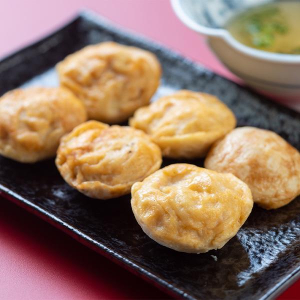 明石ダコ（明石産真蛸）と国内産小麦粉を使用し、1玉ずつ職人が手焼きで焼き上げた本場の明石焼き、食べきりサイズの明石焼き6玉入りと特製つけだし汁各6袋のセットです。明石焼きは、本名「玉子焼」として百数十年の歴史があり、たこ焼き誕生の大きなヒン...