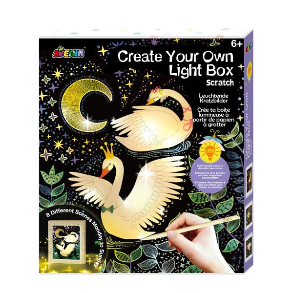 ●削ると透過する黒いフィルムをスクラッチペンでデザインし、ステンドグラスが作れるキットです。自由に削る場所を変えたり好きな模様をデザインし、オリジナル作品づくりが楽しめます。【お部屋に飾って楽しもう】紙製フレームに作品を入れ、内側から削った...