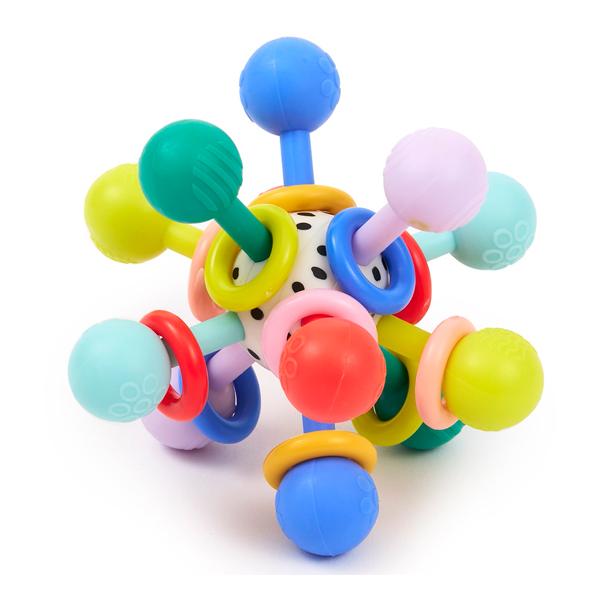 ●ラトルキャンディーは、柔らかくて弾力のある、丸いキャンディーのような形状が特徴のおしゃぶりです。3ヶ月頃の赤ちゃんでも、手のひら全体で握ることができ、歯ぐきがむずがゆい頃に突起の部分をかゆいところにあててみたり、歯ぐきでぐっと噛んでみたり...