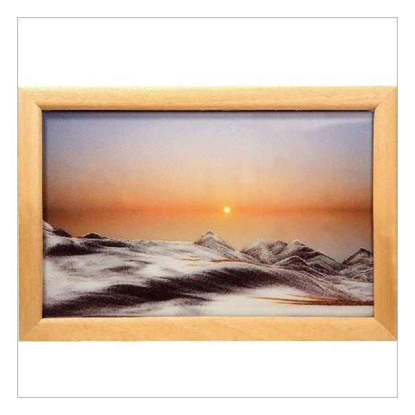 ●サンドピクチャーは、オーストリアの鬼才、クラウス・ベッシュ氏（通称サンドマン）が開発した、新しくて神秘的な砂絵のインテリアアートです。ドイツのコンスタンス湖の畔から見る夕焼けを題材にし、徐々に姿を隠す太陽がどこか寂しげでとっても魅力的なサ...