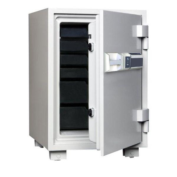 　■　１時間耐火タイプの家庭用耐火金庫です。　■　カード照合+カギで施錠するロックシステムです。　　　※　カード・カギ両方で開錠下さい。片方だけでは開錠できません。　■　内部にトレー(引出し)付きで、預金通帳や印鑑の保管に最適です。　■　ト...