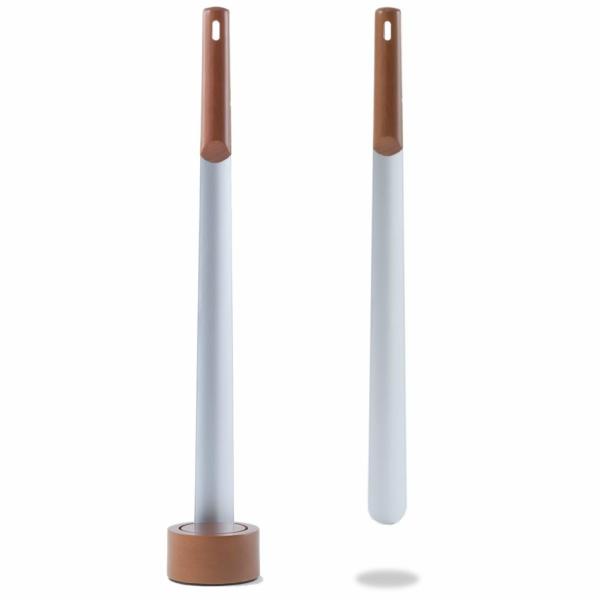 【特徴】■　ウッドのスタンドがついたアルミ製ロングくつべら。■　かがまずに靴を履けるロングタイプです。■　グリップ部分はウッドで持ちやすく温かみがあります。■　床置きがさまになるデザイン。※　こちらの商品は天然木を使用しているため、木目の入...