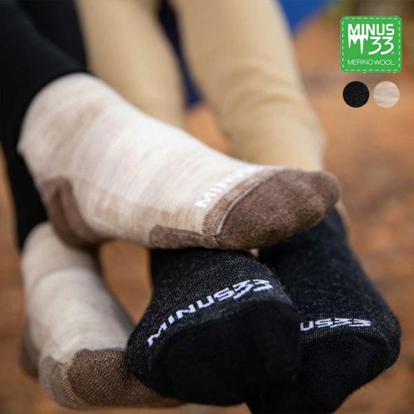 【ブランド】MINUS33 / マイナスサーティスリー【商品名】ミニクルー フルクッションMINI CREW FULL CUSHION■メリノウールを使用したミニクルーソックス。内側の爪先上部からアキレス腱辺りまで、足底部を全面覆う厚手のパ...