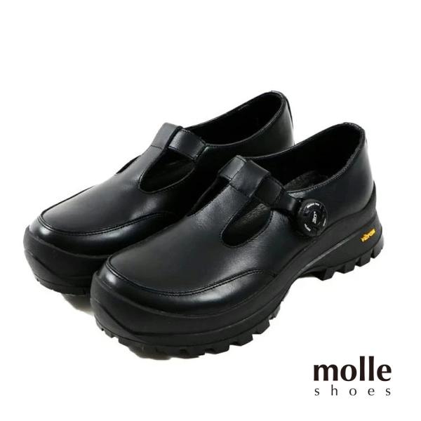 【ブランド】molle shoes / モールシューズ【商品名】フリーロック TストラップF/L T-STRAP■フェミニンな印象のT-STRAPシューズを再構築。ドレッシーなアッパーデザインに、フリーロックシステムとアクティブなソールを搭...