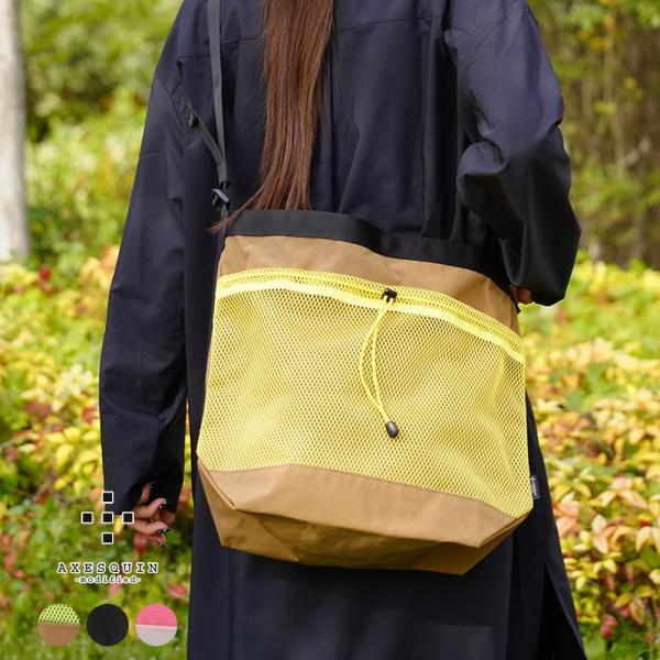 NYLON 2WAY TOTE BAGナイロン2ウェイトートバッグ高耐久でハリとコシのあるナイロン素材を使用した2WAYで使えるナイロントートバッグ。高耐久でハリとコシのあるナイロン素材を使用し、耐久性に優れた粗めのメッシュポケットを配置。...