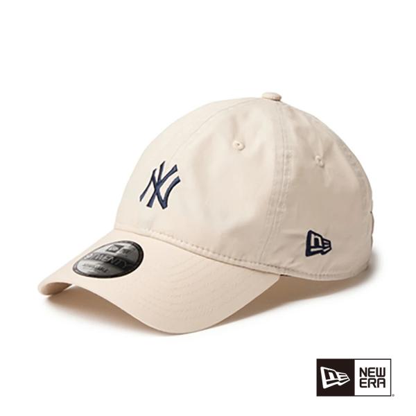 9TWENTY TYPEWRITER ニューヨーク・ヤンキース タイプライター ライトベージュ独特のハリ感と軽やかさが魅力の、コットンタイプライター生地を採用したMLBコレクションフロントにはニューヨーク・ヤンキースのロゴをレイアウト。通気...