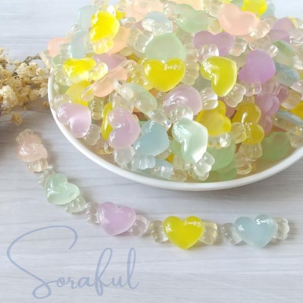 デコパーツ 羽の生えたキャンディーみたいなぷるるんハート クリアハート カボション ウィング Sweetロゴ入り 5個 貼付けパーツ D-0209