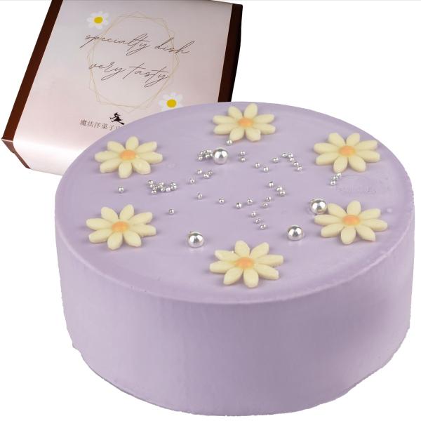 【パステルパープルのセンイルケーキ】Instagramでも最近よく見かけるようになったセンイルケーキ。シンプルなデザインに、お花やアラザンを飾って華やかに仕上げました。サンドのクリームは苺のコンポートが入っています。【贈り物に安心】お届けも...