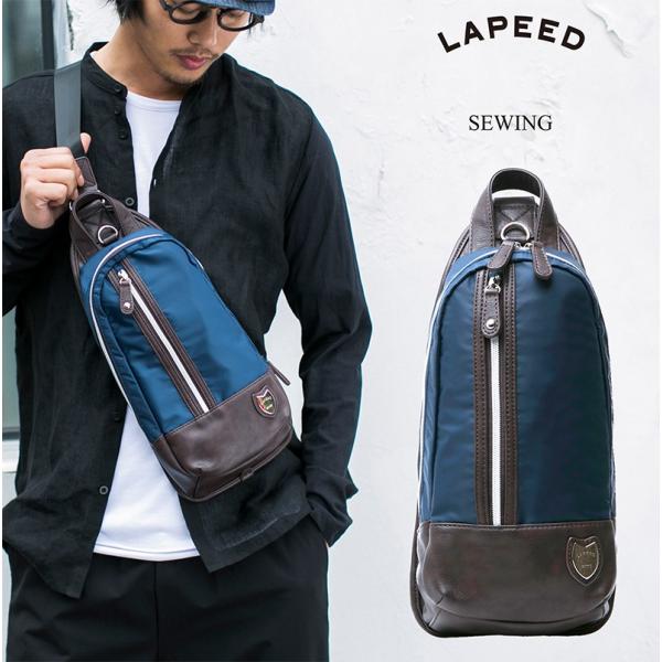 見た目以上の収納力で貴重品や携行品を コンパクトかつスマートに納められます。 背面は通気性の良いメッシュ素材で、 ショルダーの位置は持ちやすい方に 左右付け替えることができるシステム