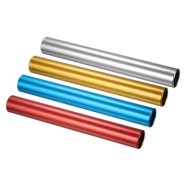 【本商品は海外出荷】お届けは通常20-30日を頂いております。サイズ：30x3.8cm / 11.81x1.50インチ。カラー：レッド、金、青、銀各1本。パッキングリスト：アルミ中継バトン4本。利点：アルミ中継バトンは主にアルミニウム合金で...