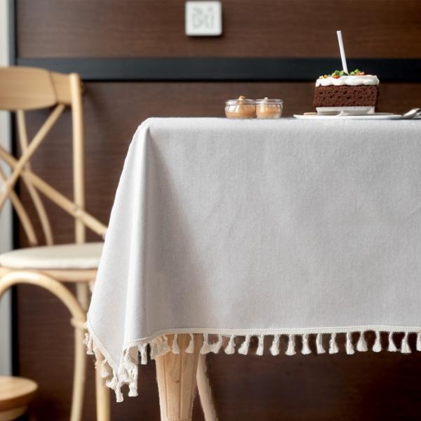 【本商品は海外出荷】お届けは通常20-30日を頂いております。【商品情報】特徴: 撥水防油耐久耐熱厚手、テーブルの上に敷くだけ、食卓の雰囲気がパット華やかにになります。 品質の高いポリエステル繊維とTPU素材で作られており、柔らかく、快適で...