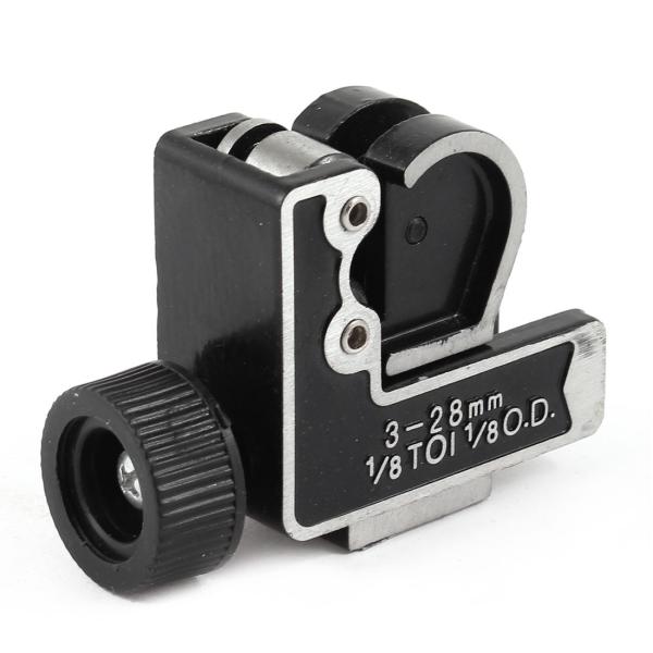 【本商品は海外出荷】お届けは通常20-30日を頂いております。製品名：パイプカッター;モデル：CT-174材質：金属、プラスチック;カラー：ブラック、シルバートーン切削チューブ外径：3-28mm;合計サイズ：7.2 x 2.5 x 5.1c...