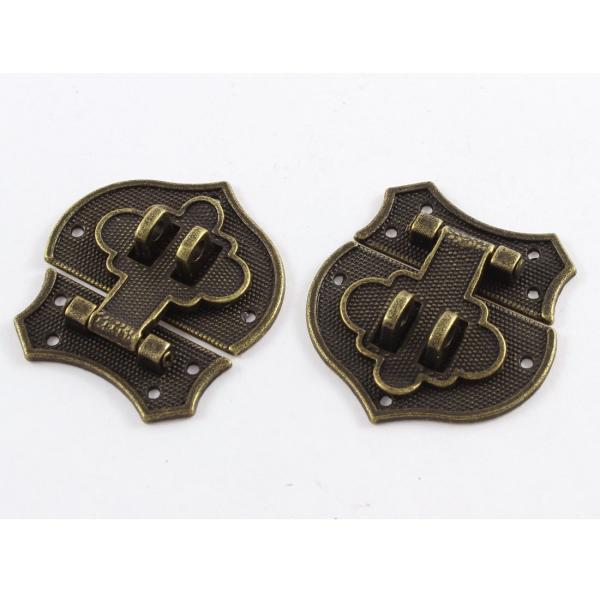 【本商品は海外出荷】お届けは通常20-30日を頂いております。重量：32g。パッケージ内容：2セットXボックスラッチ、いくつかのネジ製品名：ボックスラッチ;材質：亜鉛合金メインカラー：ブロンズトーン。全体のサイズ（コンバイン）： 41 x ...