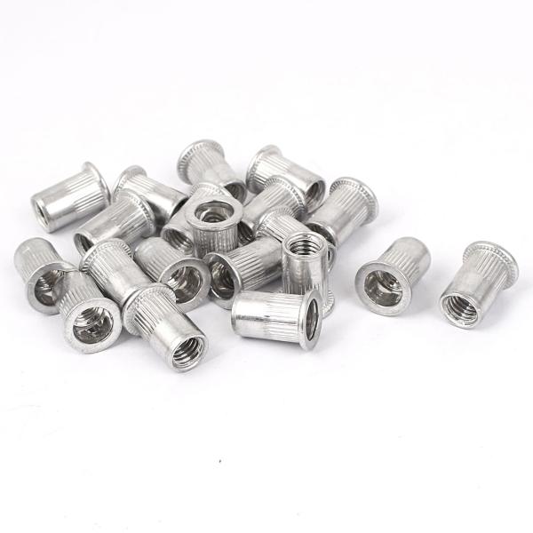 【本商品は海外出荷】お届けは通常20-30日を頂いております。スレッドサイズ：M8（D）; 製品名：リベットナット材質：アルミニウム; 重量：38gパッケージ内容：リベットナット20個入り; メインカラー：シルバートーン高さ：18mmフラッ...