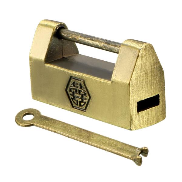 【本商品は海外出荷】お届けは通常20-30日を頂いております。サイズ：シャックル直径2mm、内寸サイズは幅20mm、高さ4mmです。材質：亜鉛合金製で、腐食に耐える真鍮のメッキ本体を備えています。デザイン：美しい彫刻された表面を持つ中の古い...