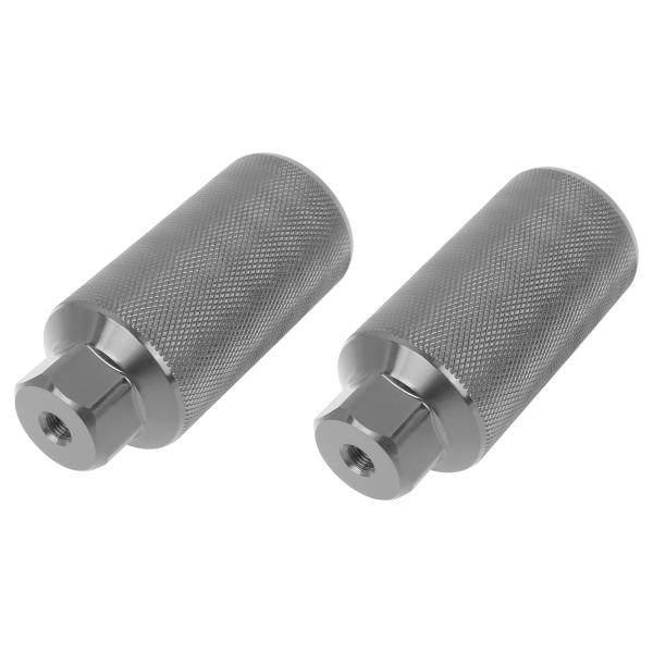 【本商品は海外出荷】お届けは通常20-30日を頂いております。【バイクフットペグサイズ】サイズ：110x50 mm（H * D）、車軸径に適合：9.5 mm【耐久性】助手席用フットレストペグは、滑りにくい溝が刻まれた円筒形で耐久性と安全性に...