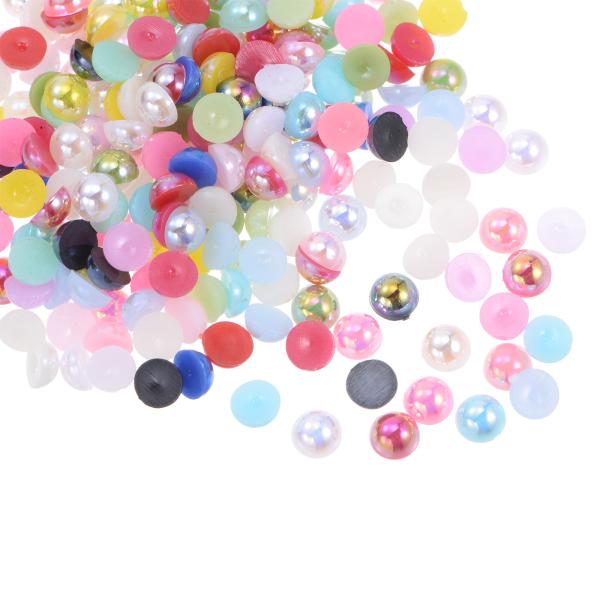 【本商品は海外出荷】お届けは通常20-30日を頂いております。サイズ - 直径：5mm; カラー：カラフルミックス; 200 x ハーフパールビーズ材質 - 半円真珠は上質なプラスチック素材を使用しており、カラフルで色あせしにくく、表面が滑...