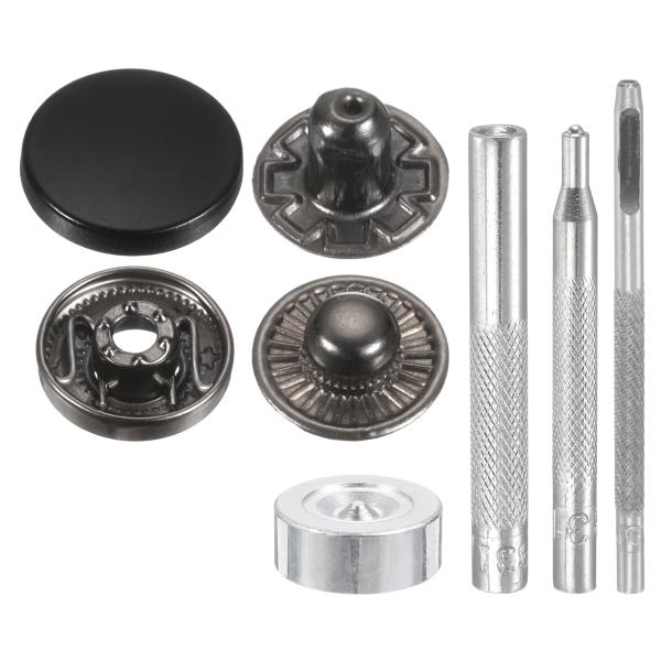 【本商品は海外出荷】お届けは通常20-30日を頂いております。【製品詳細】ボタン直径：17mm；取り付け工具の長さ：70mm、73 mm、80mm、24mm；カラー：つや消し黒；素材：真鍮；パッケージにはスナップボタン42セット+取り付け工...